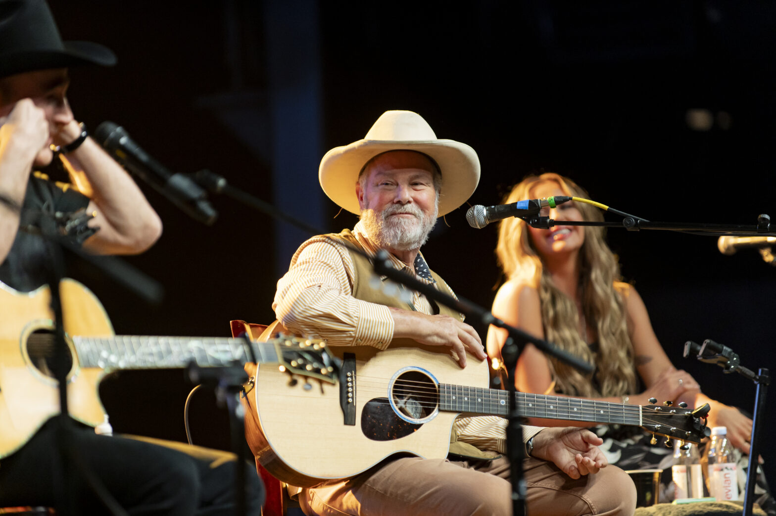 CLINT BLACK, ROBERT EARL KEEN, SCOTTY MCCREERY, AND CARLY PEARCE TRADE SONGS—AND STORIES—AT ALL ...