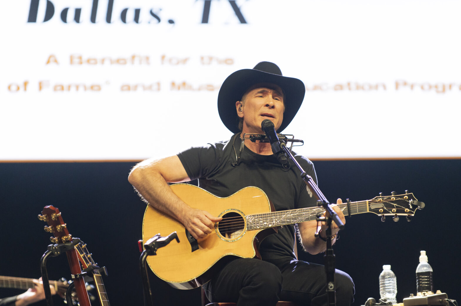 CLINT BLACK, ROBERT EARL KEEN, SCOTTY MCCREERY, AND CARLY PEARCE TRADE SONGS—AND STORIES—AT ALL ...